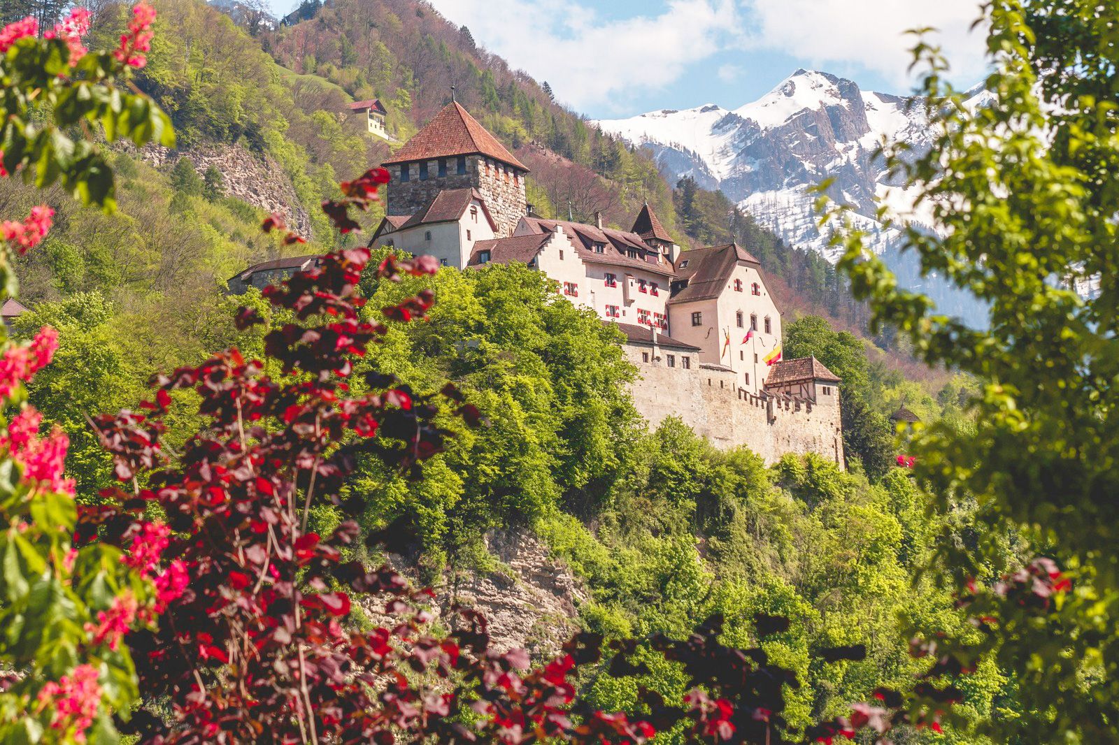 Liechtenstein – Powered by Breeze eSIM